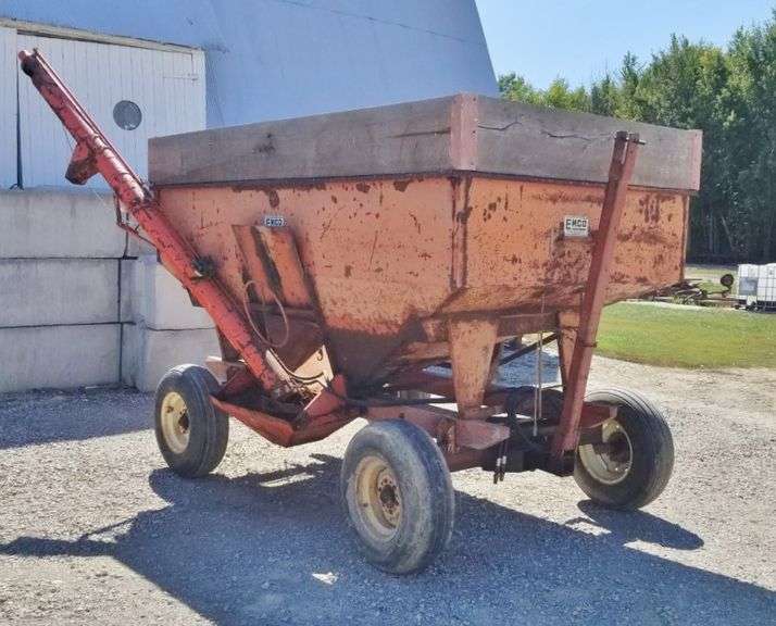 180-Bushel Gravity Wagon on 6-Ton Gear, 12' Auger, Used for Fertilizer ...