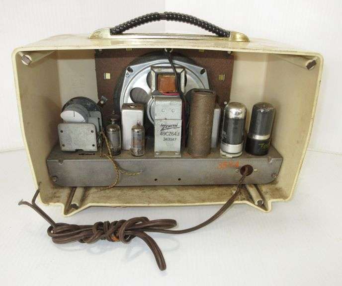 Zenith radio, model H515-W, serial no. M-979502, face- 12 1/2" x 8 ...