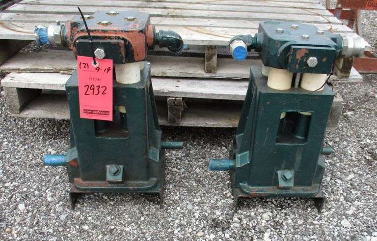 (2) John bean pumps, model R 2020 agricultural pump, 17"H, used ...
