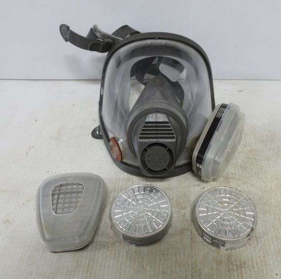 3M Gas Mask, No. 6892-6700, in good condition - Albrecht Auction Service