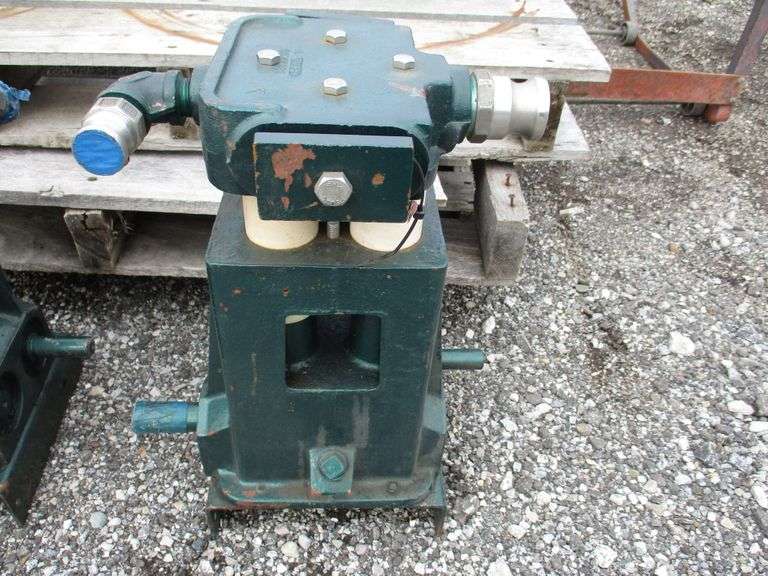 (2) John bean pumps, model R 2020 agricultural pump, 17"H, used ...