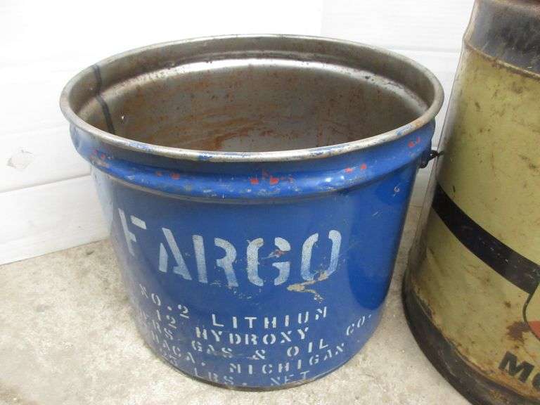 (5) Old 5-gallon oil cans: Cites Service, Fargo, Imperial, Cream City ...