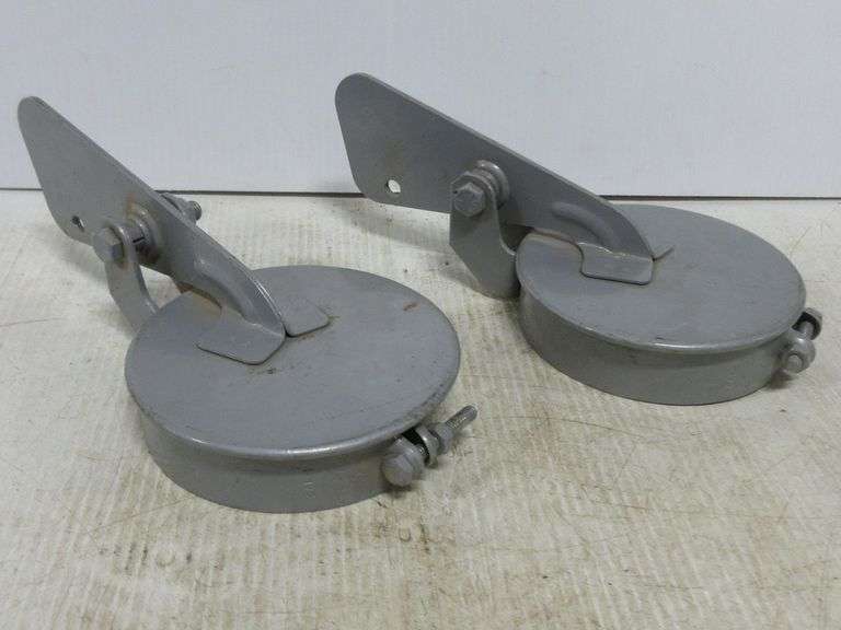 (2) 4 1/2" exhaust flappers - Albrecht Auction Service