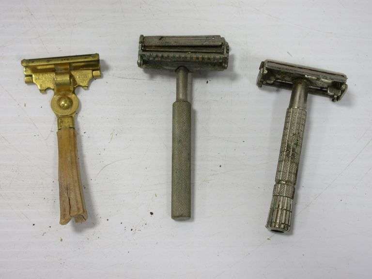 Antique shaving collection, includes: Shave kit, looks complete; Schick ...