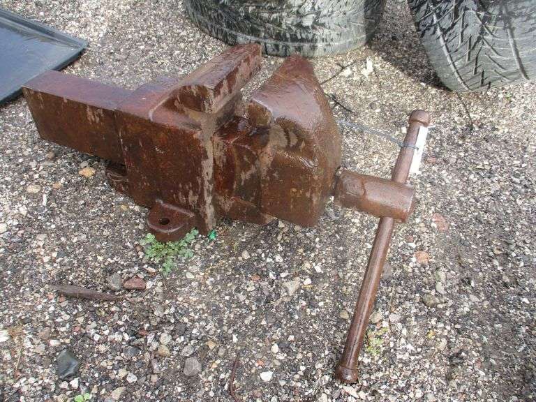 Large bench vise with 6" jaws, 27"L x 11"H, 125 lbs. - Albrecht Auction ...