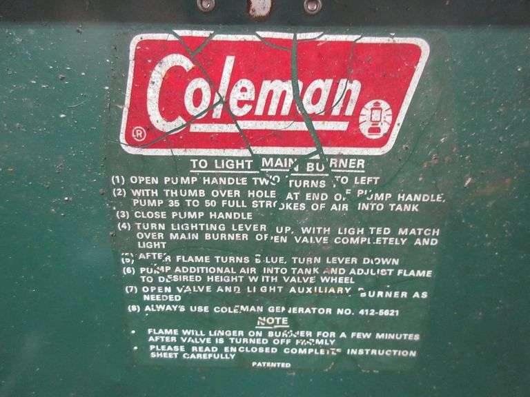Older Coleman 425F gas camping stove, has been stored for a while - Albrecht Auction Service