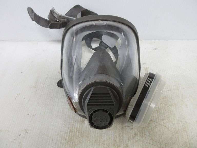 3M Gas Mask, No. 6892-6700, in good condition - Albrecht Auction Service