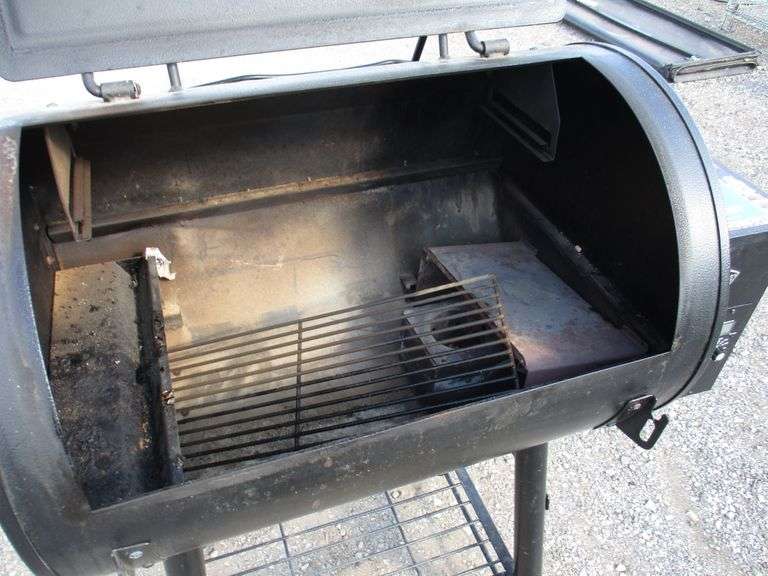 Trail embers pellet grill, 45" x 20" x 43", needs cooking grate, nice ...