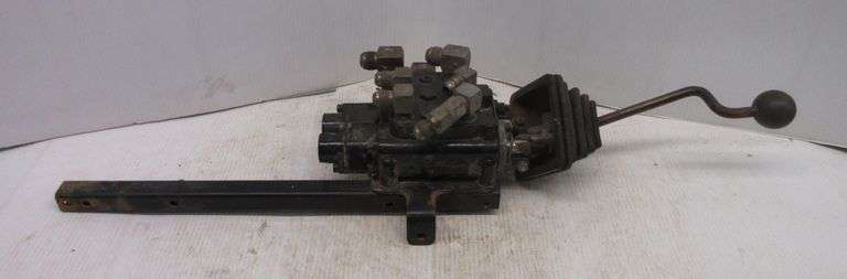Hydraulic tractor valve for front end ladder, came off a 7308 new ...