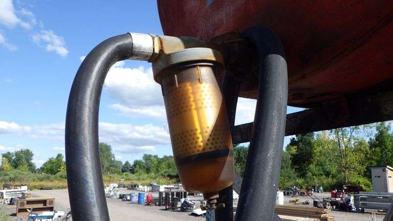 250-Gallon gravity feed gas tank, 5'W x 40"D x 113"H, no leaks, new ...