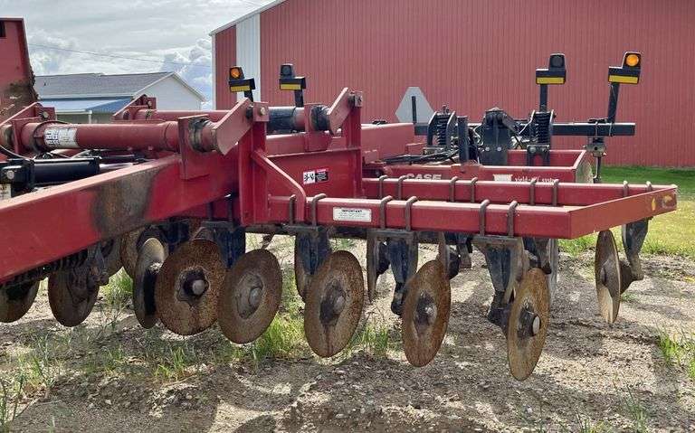 Case IH Ecolo-Tiger 527B 5-Shank Disk Ripper, 12' Wide Coverage, Unit ...