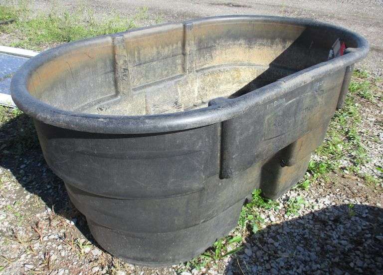 100-gallon rubbermaid water trough, 52"W x 30"D x 2'H, no leaks, fair ...