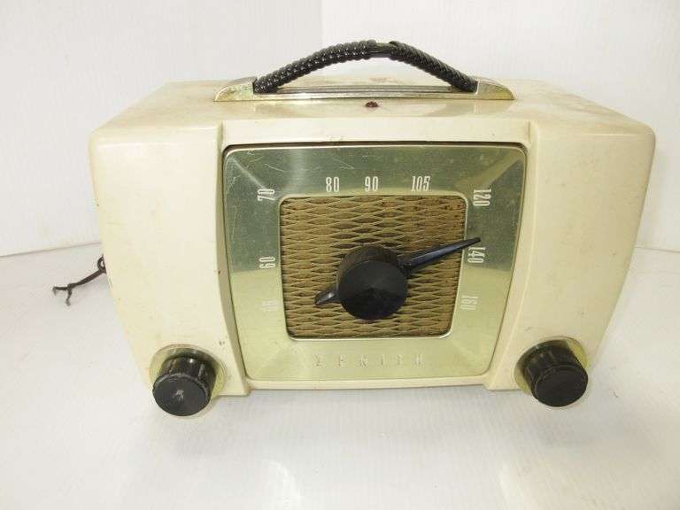 Zenith radio, model H515-W, serial no. M-979502, face- 12 1/2" x 8 ...