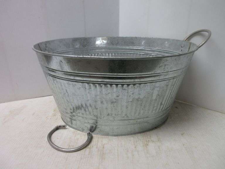 Galvanized oval bucket, 19"W x 9 1/2"H, does not leak - Albrecht ...