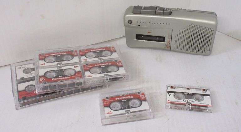 GE Micro cassette recorder with (10) Tapes - Albrecht Auction Service