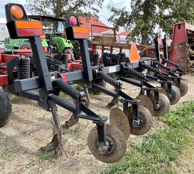 Case IH Ecolo-Tiger 527B 5-Shank Disk Ripper, 12' Wide Coverage, Unit ...