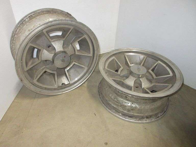(2) 1979 Hurst Olds N78 wheels, 15"Dia, used - Albrecht Auction Service