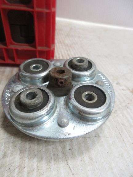 Small engine couplers for pumps - Albrecht Auction Service