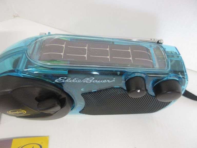 Self powered radio, by Freeplay for Eddie Bauer, solar powered, hand ...
