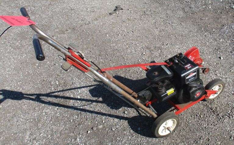 Briggs and Stratton trim all edger, stored, as is - Albrecht Auction ...