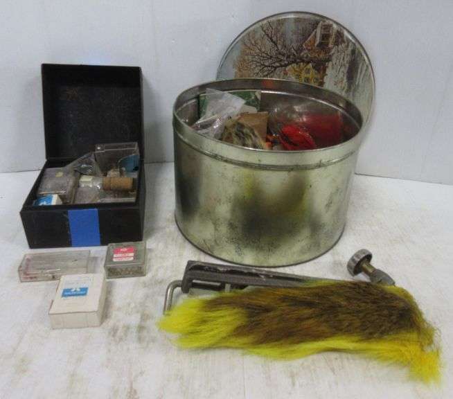 Fly Tying set, includes: 2- Fly tying jigs, Thread of spool holder, 10 ...