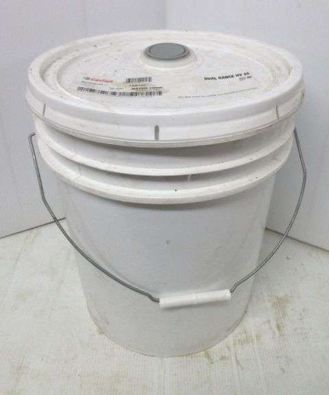 5-Gallon pail of Castrol dual range ISO 46 hydraulic oil - Albrecht ...