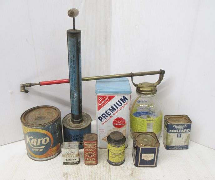 Old tins, Old sprayer, Old duster - Albrecht Auction Service