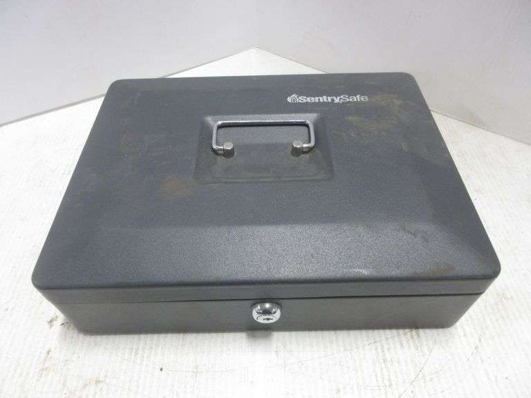 Metal money box, Sentry brand, no keys, fair - Albrecht Auction Service