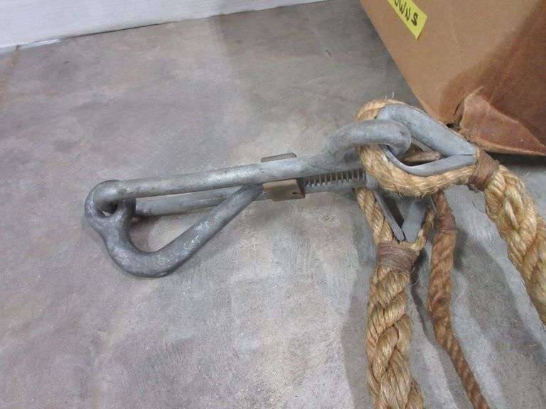 (4) Rope tie downs with hardware, good - Albrecht Auction Service