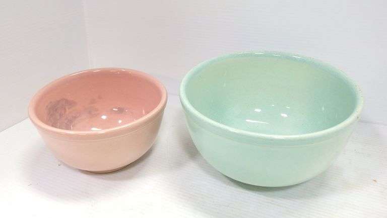 (2) Pyrex Woodland, No. 442; No. 40, Three with lid; (1) Pyrex ...