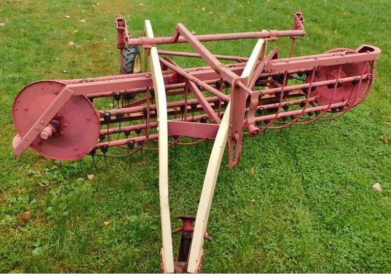 This item Selling ABSOLUTE! ~~~ New Idea 402 Hay Rake, S/N: R169315 ...