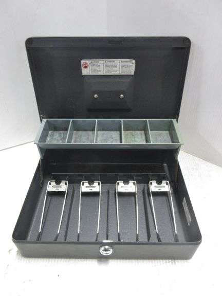 Metal money box, Sentry brand, no keys, fair - Albrecht Auction Service