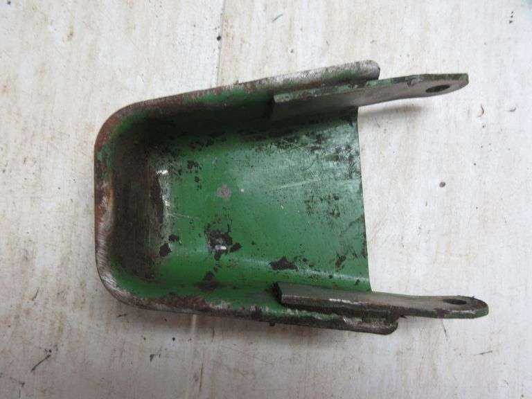 John Deere clevis and PTO shield - Albrecht Auction Service