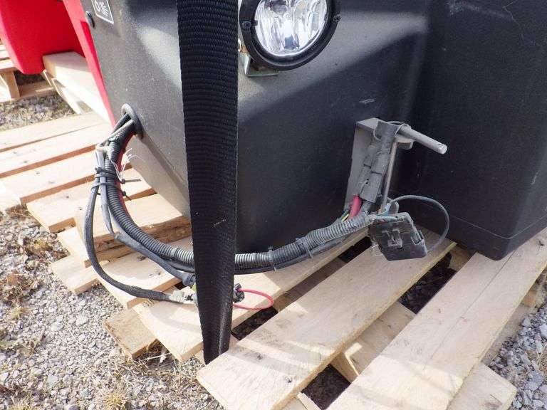 2019 Boss VBX 8000 salt spreader with controller, needs the wiring ...