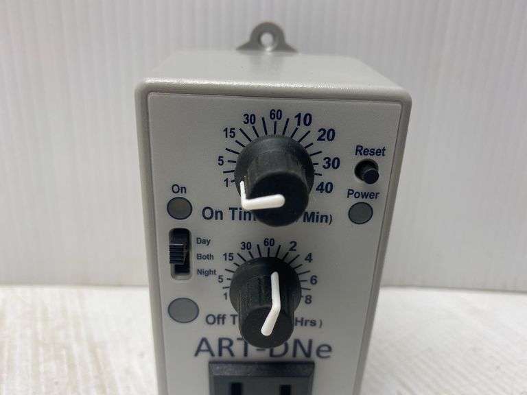 (2) Art-DNE timers - Albrecht Auction Service