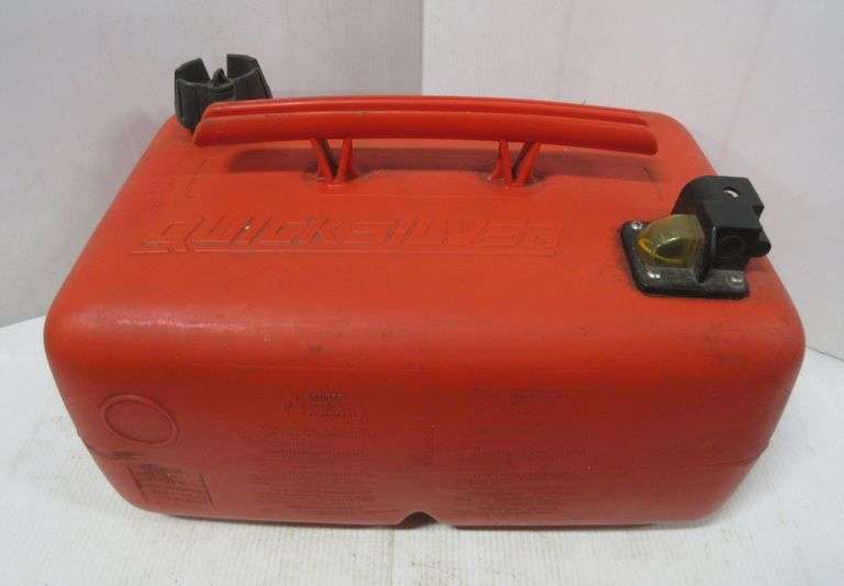 Quicksilver 6.6-Gallon boat gas tank, great shape - Albrecht Auction ...