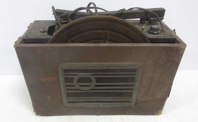 Antique Magnavox illustrator projector with sound player - Albrecht ...