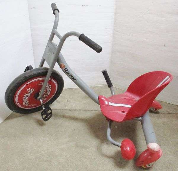 Razor flash rider trike, good, some fading and rubs - Albrecht Auction ...