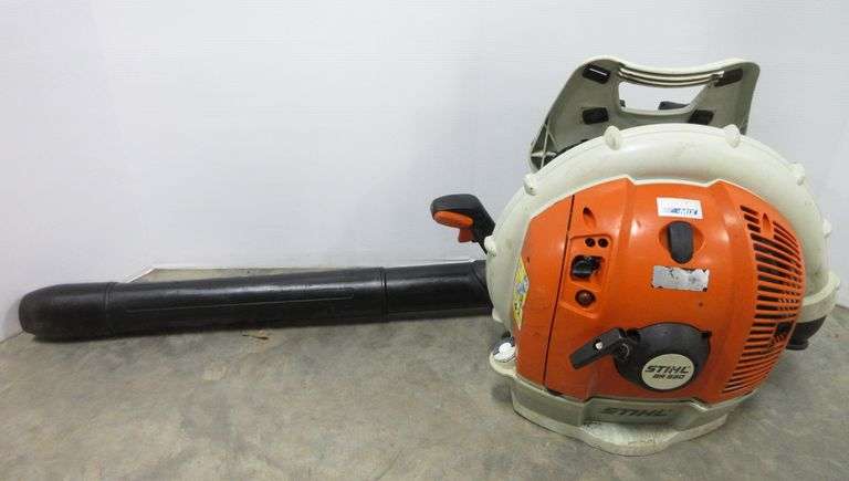 Stihl BR550 backpack blower, runs well, nice - Albrecht Auction Service