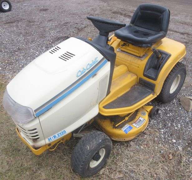 Cub Cadet HDS 2135 lawn tractor with 38" mower deck, started and ran ...