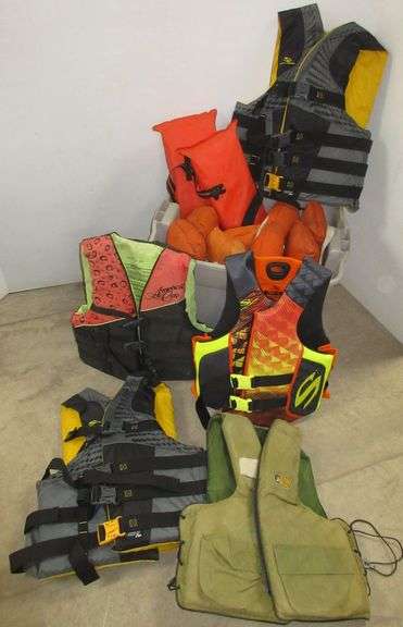 (10) Life jackets, used - Albrecht Auction Service