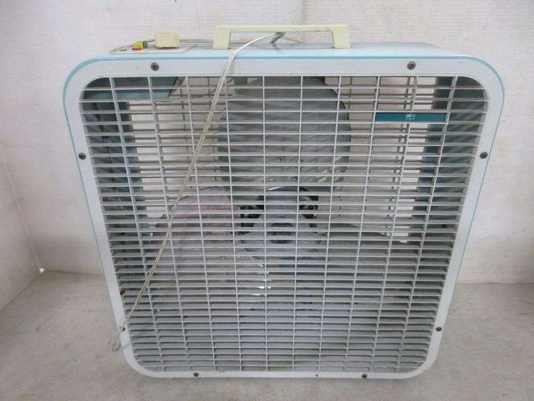 Older baby blue box fan, 23"H, works - Albrecht Auction Service