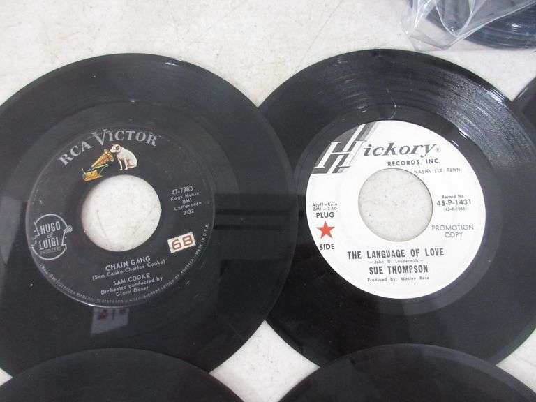 Vinyl 45 RPM record singles, 40 Various artists, including: Sam ...