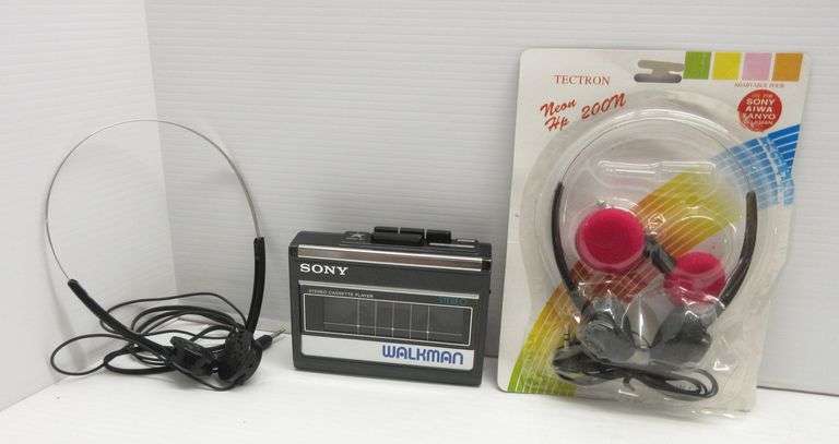 1986 Walkman WM-41 with original headphones - Albrecht Auction Service