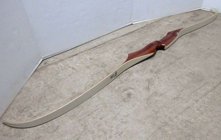 Ben Pearson colt recurve bow, no. 707-62, 59"W, very nice - Albrecht ...