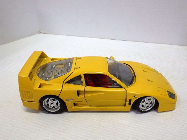 Burago 1987 Ferrari F40 metal car, made in Italy, 1/18 scale, door ...