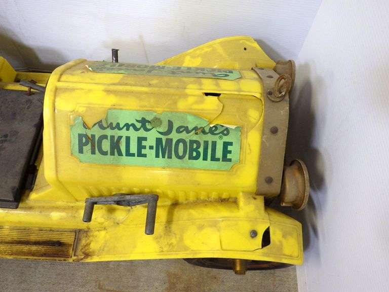 Aunt Jane's pickle-mobile electric car kids toy, 39"L, untested, as is ...