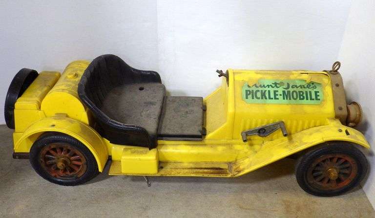Aunt Jane's pickle-mobile electric car kids toy, 39"L, untested, as is ...