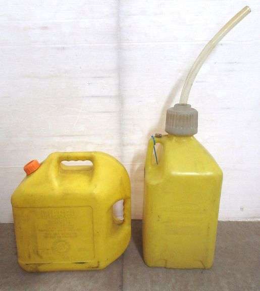 (2) 5-Gallon kerosene/diesel cans - Albrecht Auction Service
