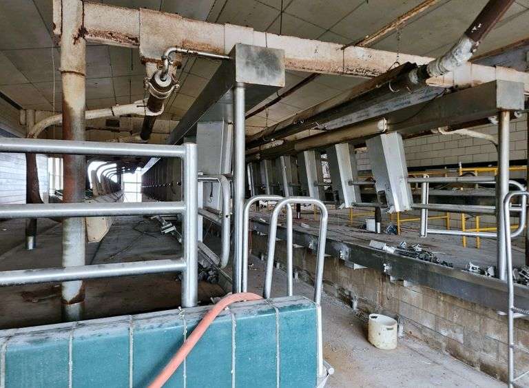 This item Selling ABSOLUTE! ~~~ Surge Mag 40 Milking Parlor, Installed ...
